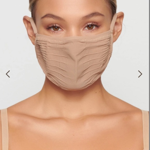 SKIMS | Accessories | Skims Seamless Face Mask | Poshmark